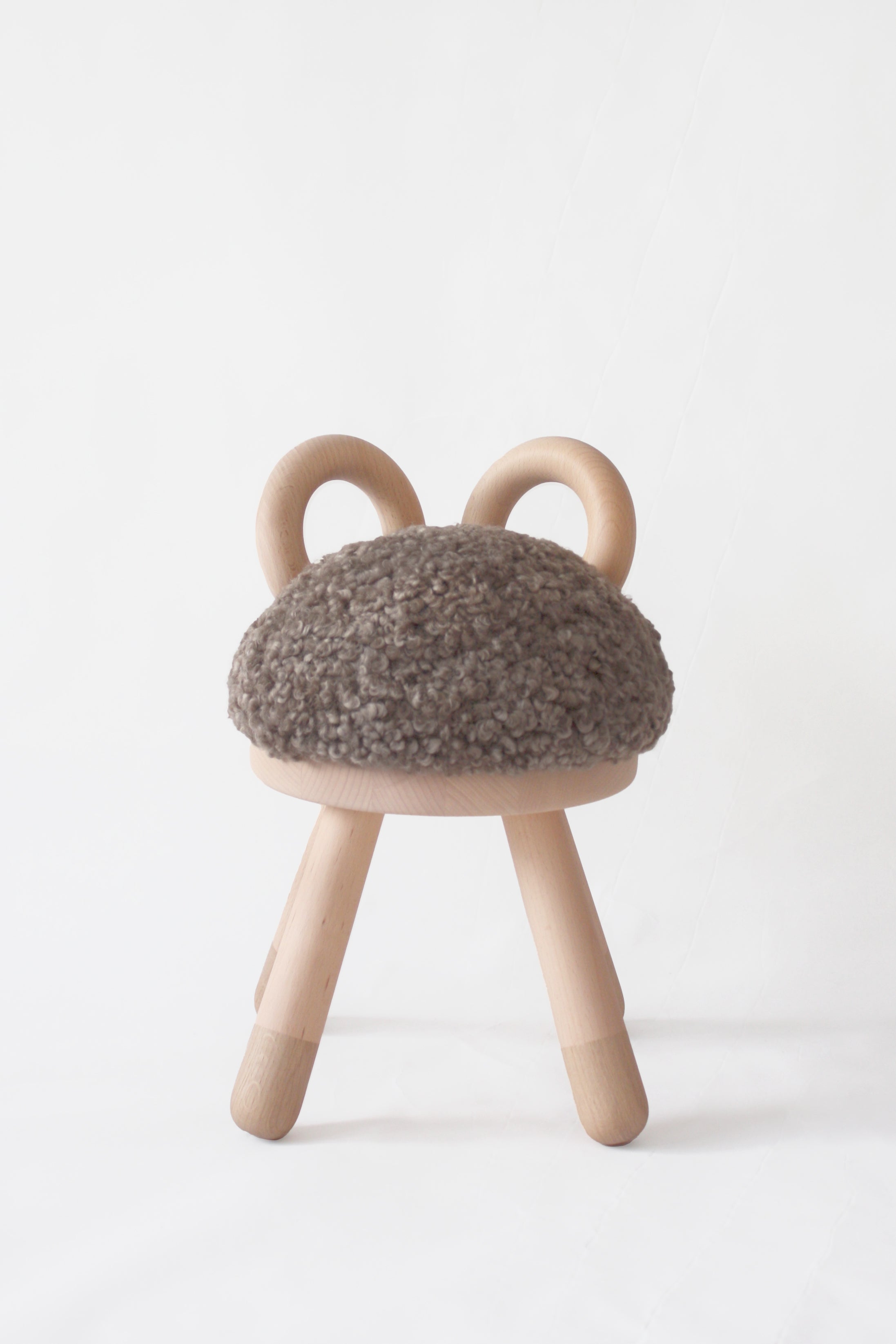 Sheep Chair with tailored lambskin – EO